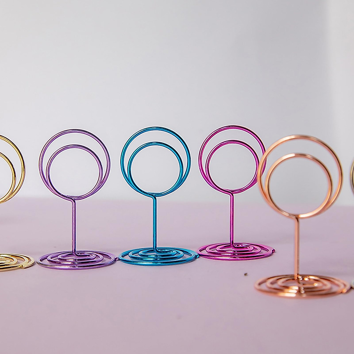 YESBAY 20pcs Place Card Holders Table Card Display Holder Heart Round Shape Table Number Holders Metal Stand for Wedding Events More Securely Display Tables Cards Name Menus Anniversary Decor Purple