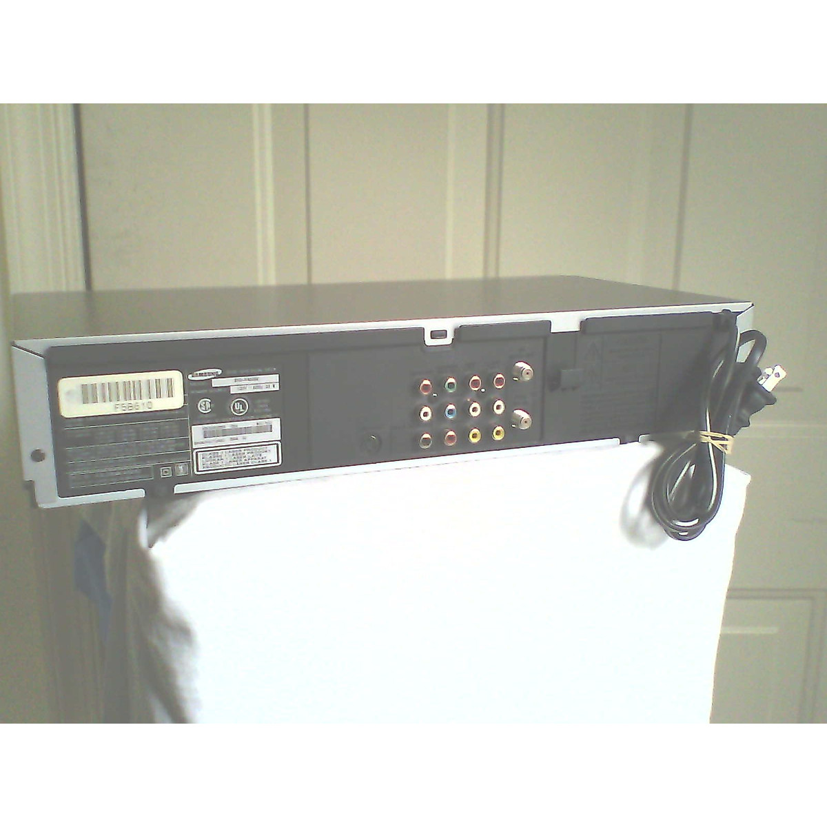 Samsung DVD-V4600C DVD Video & CD Player, VCR Video Cassette Tape Recorder Combo, 4-Head Hi-Fi Stereo VHS Player w/ Dolby Digital, dts Digital Out, Progresive