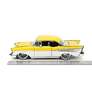 Jada Toys Big Time Muscle 1:24 1957 Chevy Bel-Air Die-cast Car Yellow, Toys for Kids and Adults
