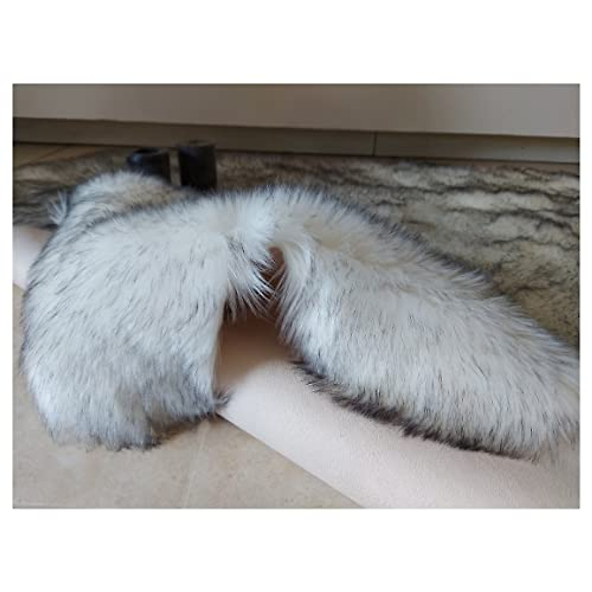 Round Carpet for Bedrooms Rugs,Living ,Kids Rooms,Sofa.LAMBZY 'Maya Collection' Silky Shaggy Rug,Faux Sheepskin,Soft Touch Fur ,Fluffy Area Rugs,Silky Plush,Hypoallergenic (9’6"(D290cm), White/Black)