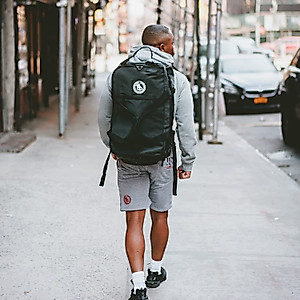 Superare Diario Backpack – Versatile Gym Bag and Travel Backpack with Ventilated Main Compartment, Moisture-Resistant Fabric, Ideal for Gym Goers, Travelers, and Everyday Use (Diario)