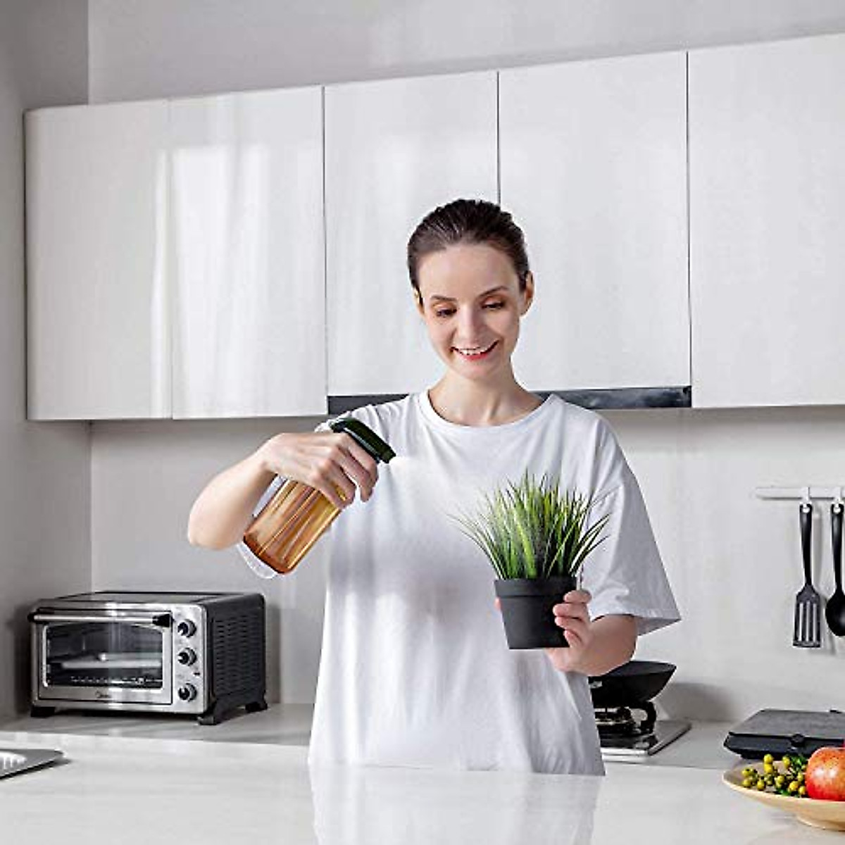 Nylea Glass Spray Bottles - Premium Empty Spray Bottle for Cleaning, Hair, and Essential Oils - Refillable Spritzer Bottle for Plants & Cleaning Solutions - Mist & Single Trigger Sprayer (16 oz)