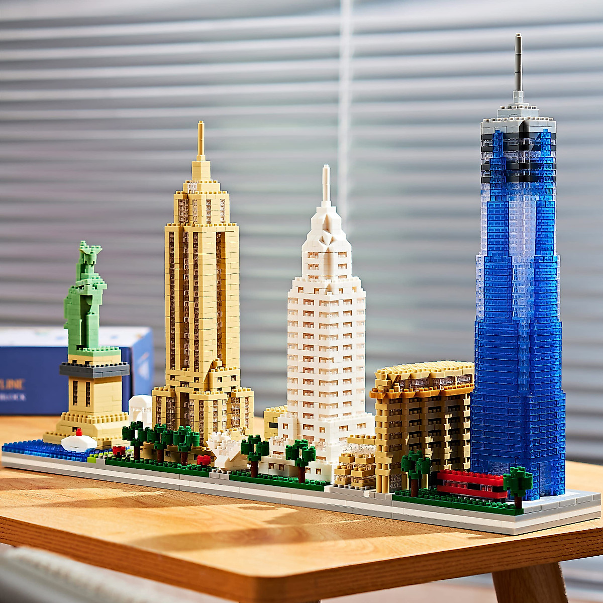 DOLBLOCK Architecture New York City Skyline Model Kit Micro Mini Blocks Building Skylines Collection Set for Adults and Kids Age of 14+ 3452 Pieces Bricks