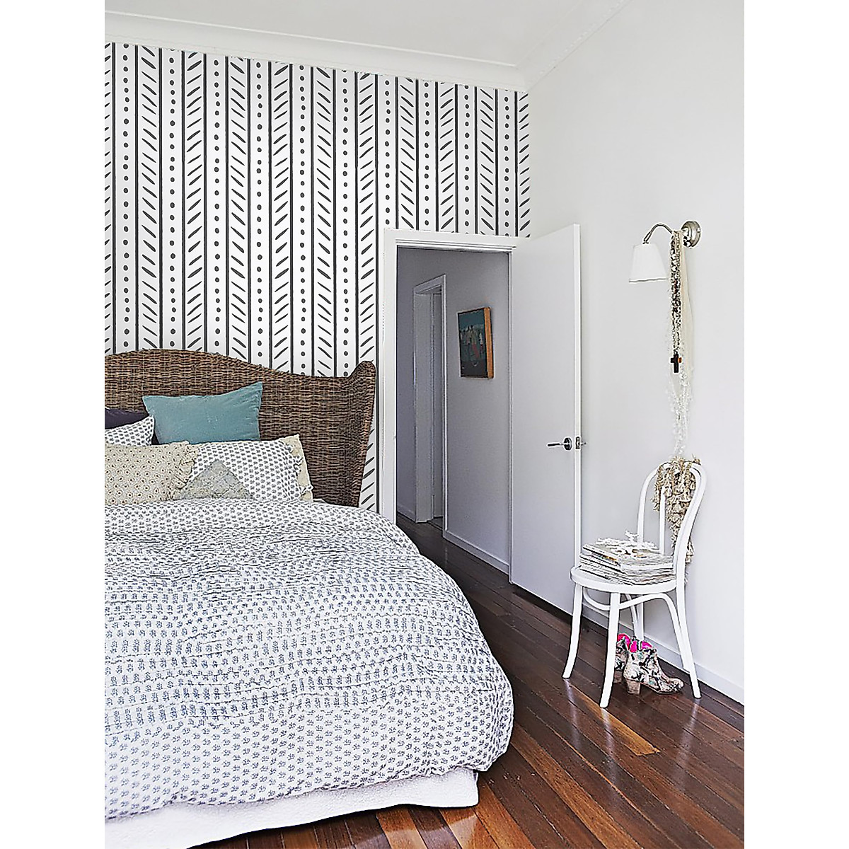 CiCiwind Wood Peel and Stick Wallpaper Shiplap Removable Self Adhesive Wallpaper Wood Contact Paper Herringbone Textured Wall Paper Decorative Walls Covering Home Decoration 197"×15.7"