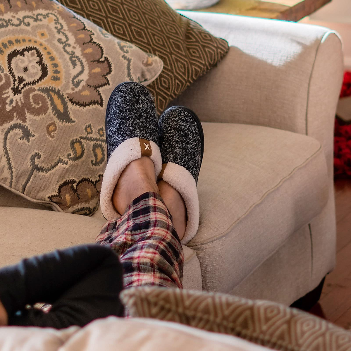 VeraCosy Men's Comfort Memory Foam Slippers Wool-Like Plush Fleece Lined House Shoes w/Indoor, Outdoor Durable Rubber Sole (Space Black,11-12 US)