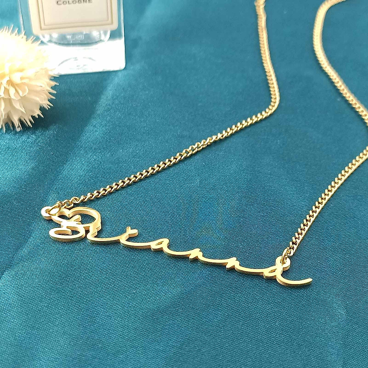 QeenseKc Gold Bella Name Necklace Personalized Heart Initial Charm Pendant Jewelry for Women Christmas Gift