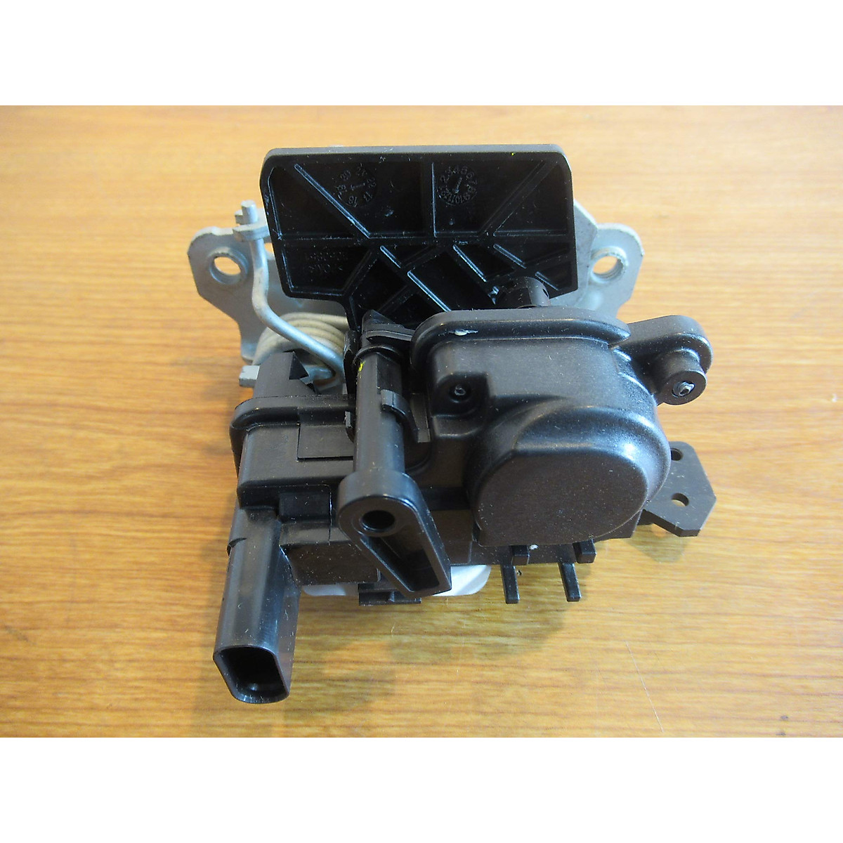 Mopar 2019-2020 Ram 2500 3500 Rear Left & Right Tailgate Latch New OEM