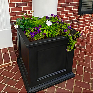 Mayne 5825B Fairfield Planter, 20-Inch, Black