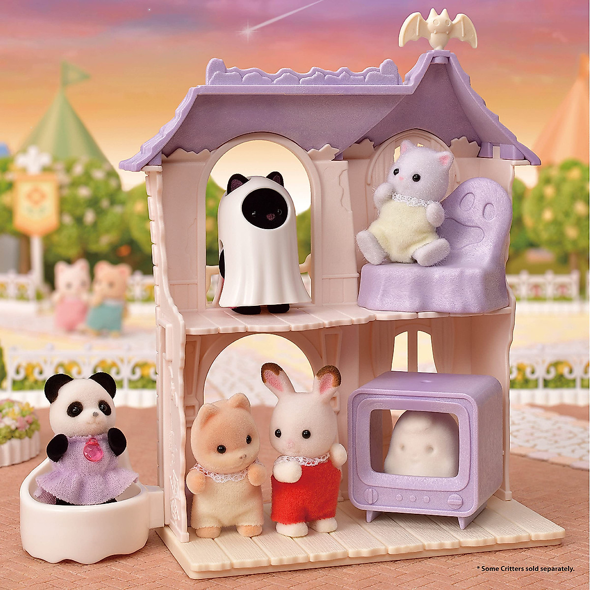 Calico Critters Spooky Surprise House, Dollhouse Playset with Collectible Doll Figures Included