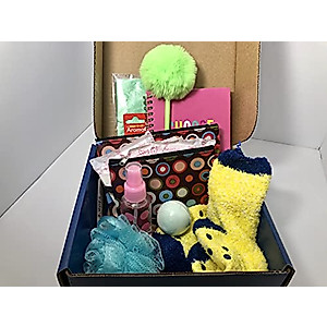 First Moon Gift|Menstruation First Period Kit for Teens|Tween Girl Gifts|Teens Period Celebration Starter Kit|Mother to Daughter Father to Daughter Gifts Box|New Moon Gift (Pouch Socks Pen Varies)