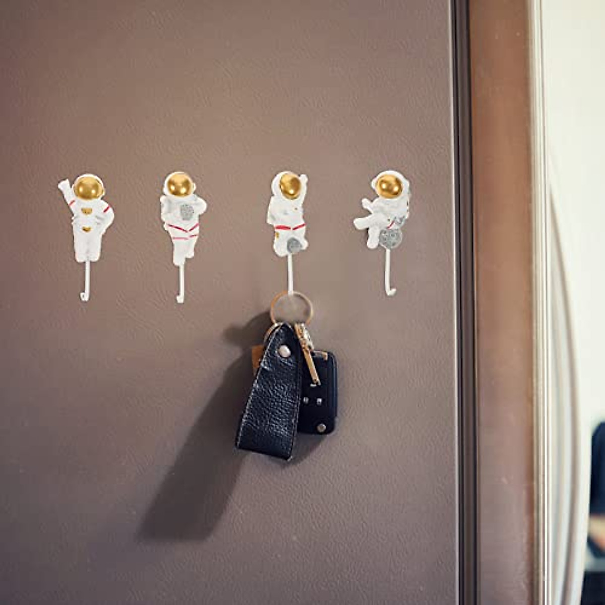 Beavorty Astronaut Wall Hanging Hook 4pcs Astronaut Hook Umbrella Holder Wall Hooks Wall Mounted Coat Hooks Key Rack Astronaut Wall Sculptures Kids Bathroom Accessories Wall Mount Storage Hanger