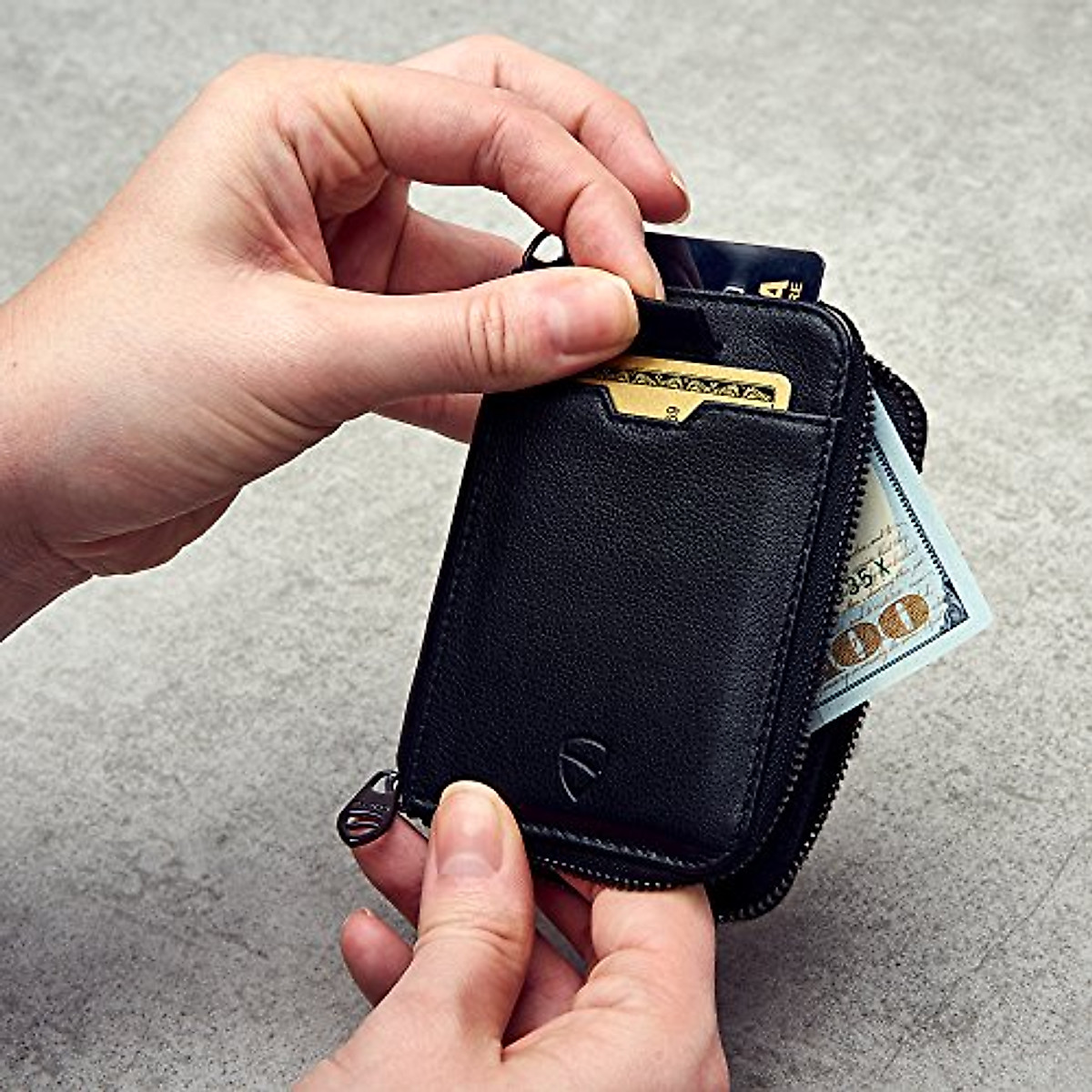 Vaultskin NOTTING HILL Minimalist Leather Zipper Wallet for Women and Men: Slim Multi Cardholder with RFID Blocking and Keychain Ring (Black)