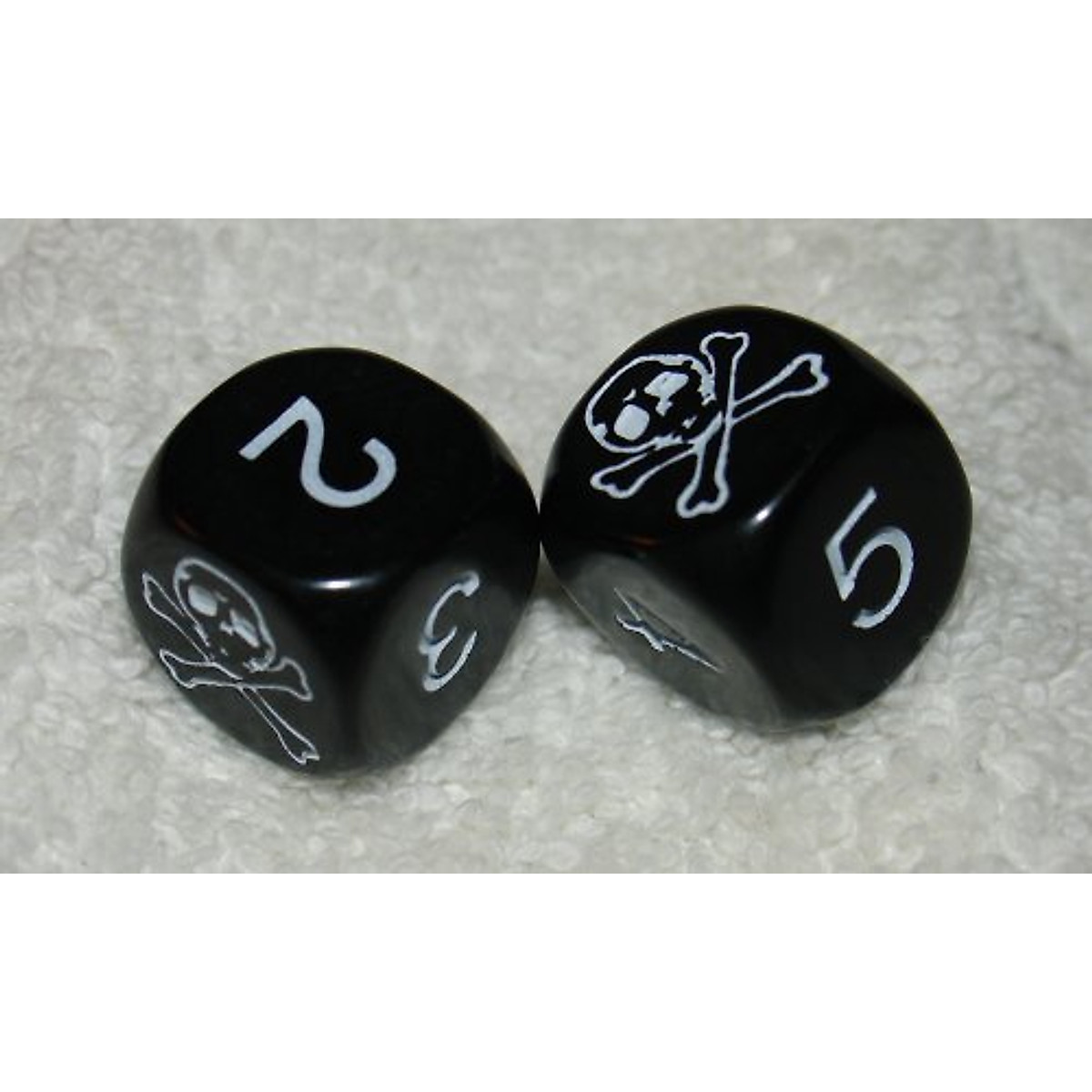 Black With White Skull And Crossbones Dice Pair