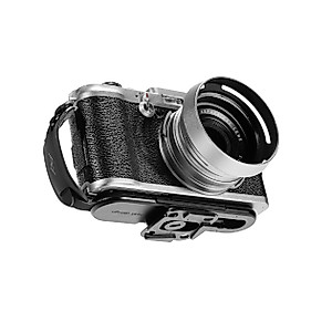 Peak Design Micro Clutch I-Plate mirrorless camera finger strap
