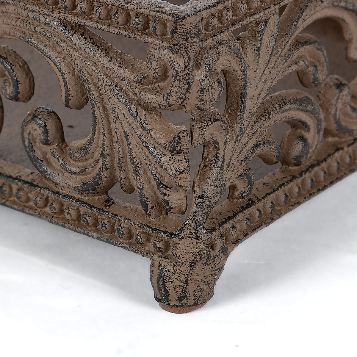 Acanthus Leaf Design Cast Metal Guest Towel Holder