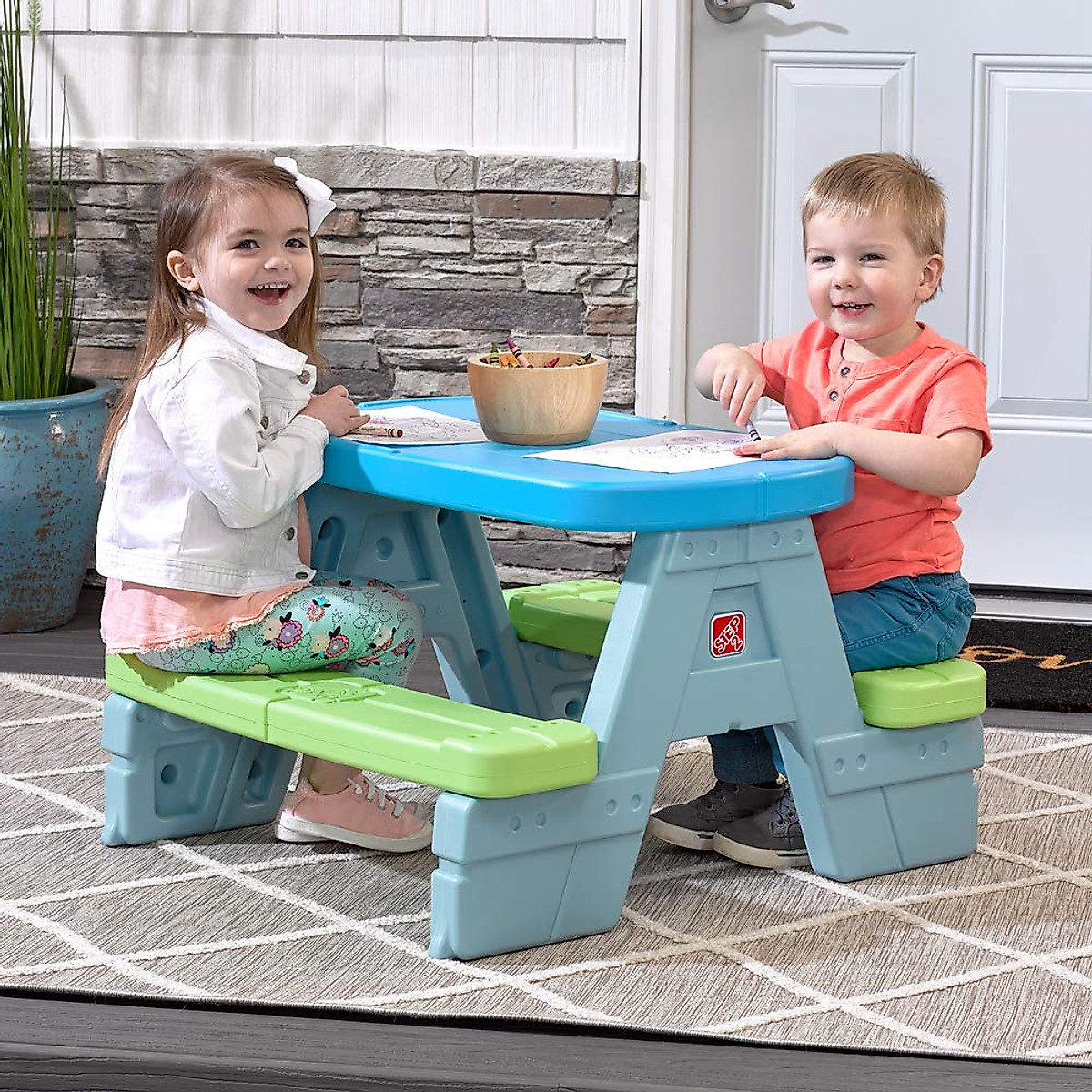 Step2 Sun & Shade Kids Picnic Table with Removable Umbrella – Indoor/Outdoor Kids Picnic Table Seats Four – Easily Assembly and Store the Kids Table – Yard Friendly Colors – Amazon Exclusive