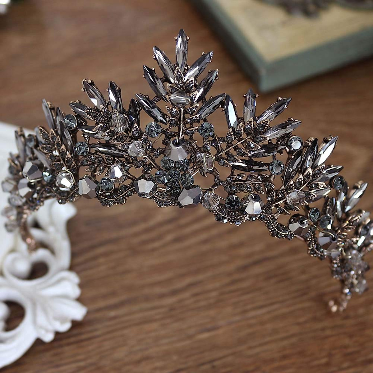 Beaupretty Baroque Queen Crown Crystal Wedding Crown for Women Gothic Baroque Crown Vintage Headband Luxury Headpiece for Wedding Prom Halloween Costume(Black)