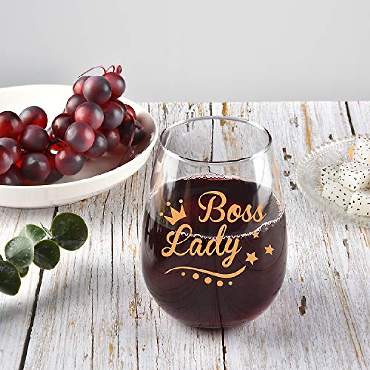Modwnfy Boss Gifts for Women, Boss Lady Stemless Wine Glass, Boss Female Wine Glass for Boss Lady Women Her Mother Wife Sister Friend, Boss Gifts on Christmas Bosses Day Birthday Farewell, 15 Oz