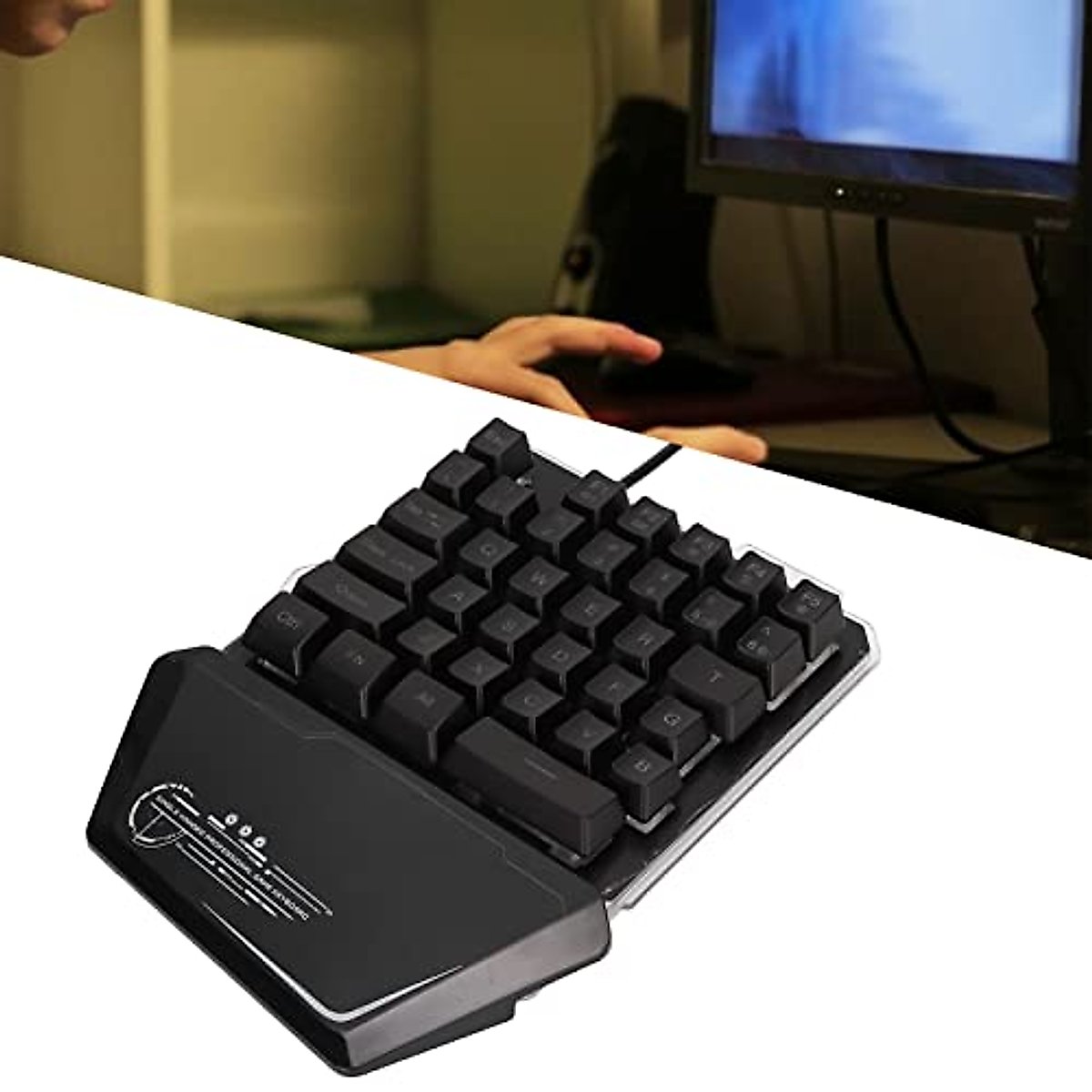 ciciglow Gaming Keyboard, 35 Keys One Handed RGB Keyboard, Ergonomic Design Small Mechanical Keyboard Compatible for Notebook Gamers
