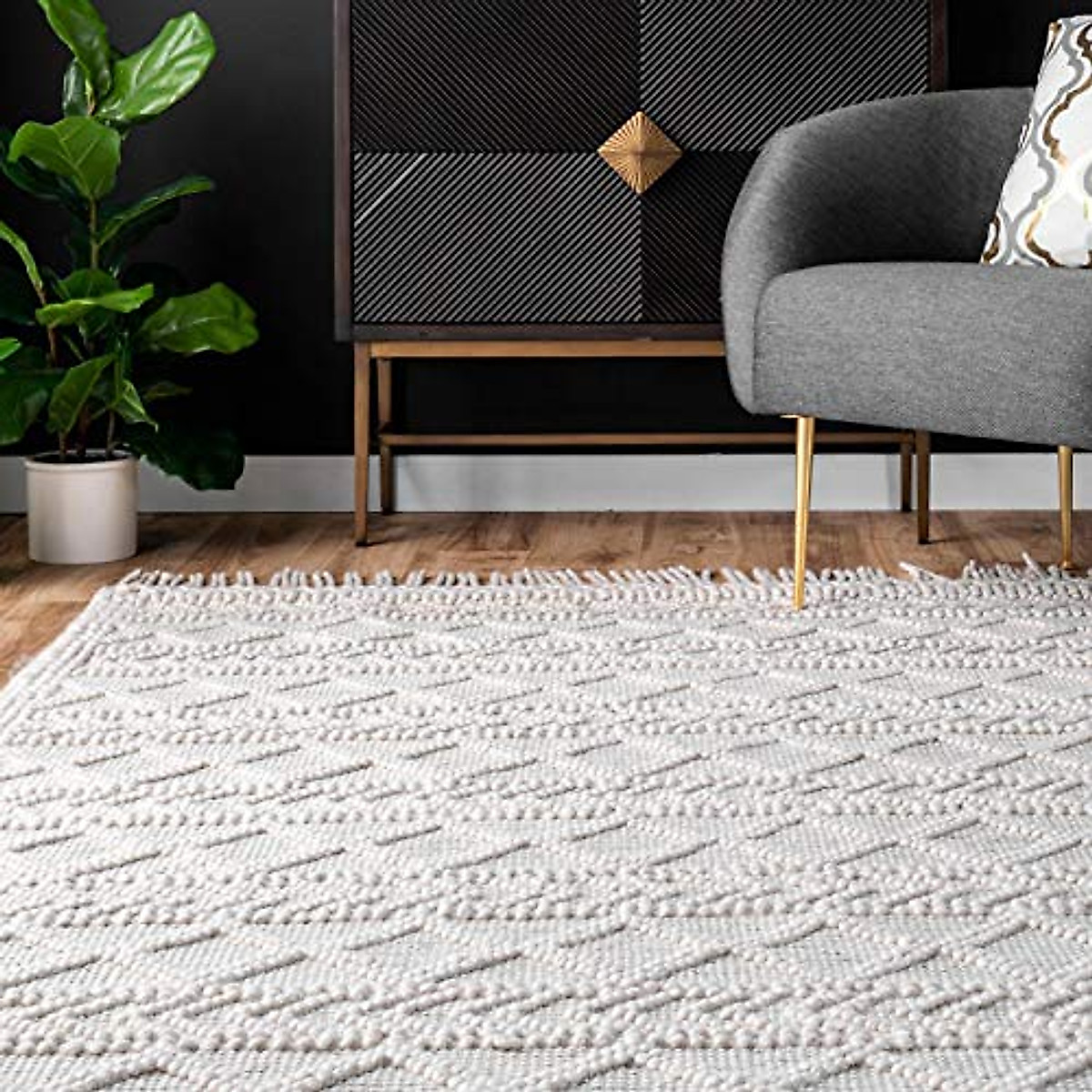 nuLOOM Tabatha Tassel Wool Area Rug, 7' 6" x 9' 6", Cream
