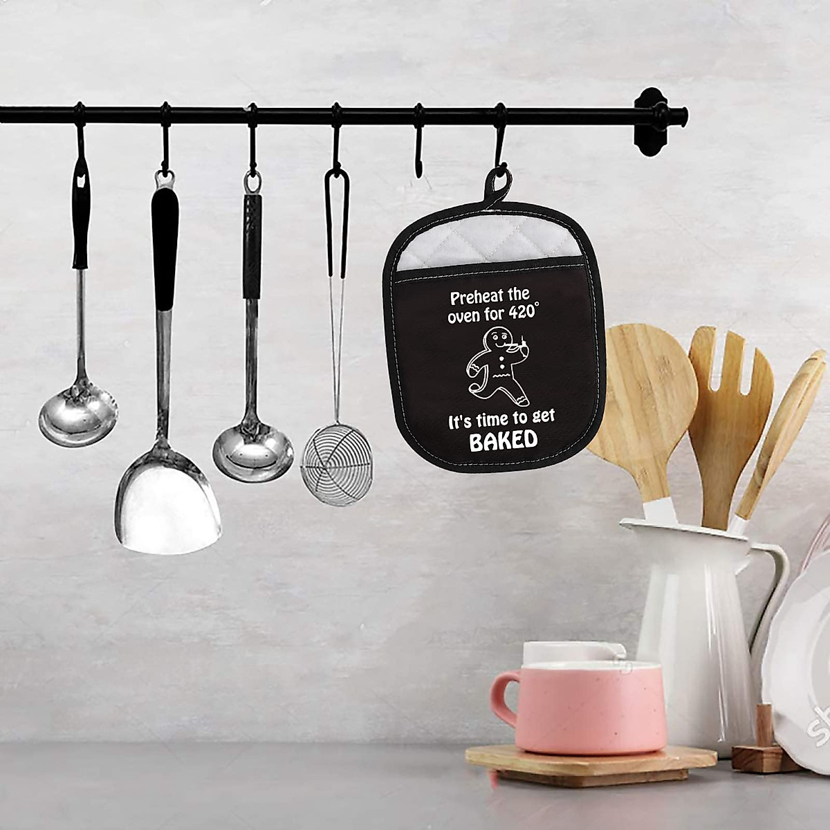 Funny Marijuana 420 Novelty Kitchen Accessories Preheat The Oven for 420 It’s Time to Get Baked Oven Pot Holder with Pocket (Preheat 420)