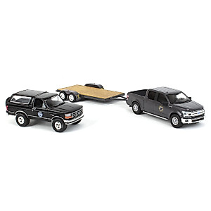 Truck 1/64 2018 Ford F-150 1992 Ford Bronco on Flatbed Trailer Montana Livestock Association Hitch & Tow 11 31150-C