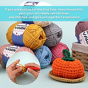 200g Yarn for Crocheting, Beginners Yarn, Easy Yarn for Beginners with Easy-to-See Stitches, Stitch Marker, Big Eye Blunt Needle, Crochet Yarn for Crocheting (Black)