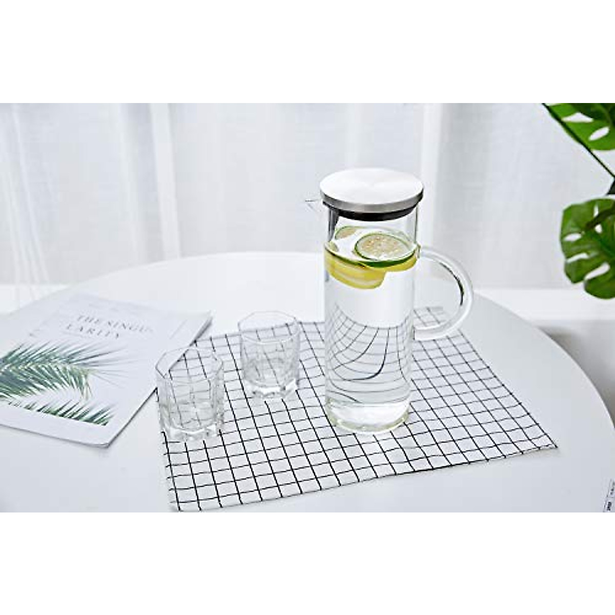 Karafu Pitcher, Glass Pitcher with Handle and Lid, 50 Oz Handmade Water Jug for Hot/Cold Water, Ice Lemon Tea and Juice Beverage