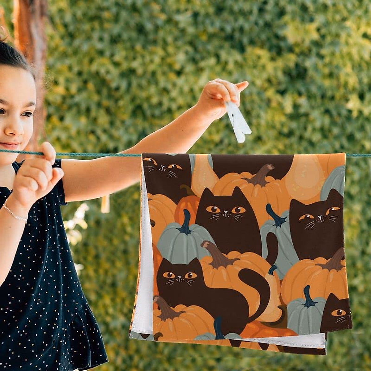 VKPSCHJ Cute Black Cats Pumpkins Bath Hand Towels Set of 2 Fall Halloween Kitchen Dish Towel Fingertip Towel for Bathroom Home Stove Decor Absorbent Soft