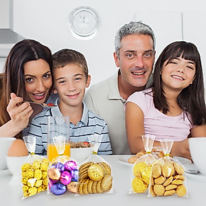 Kopokita 200PCS Clear Cellophane Treat Bags, 4x6 Inches Small Plastic Cookie Candy Bags Goodie Bags Gift Bags with 200 Twist Ties for Party Favors