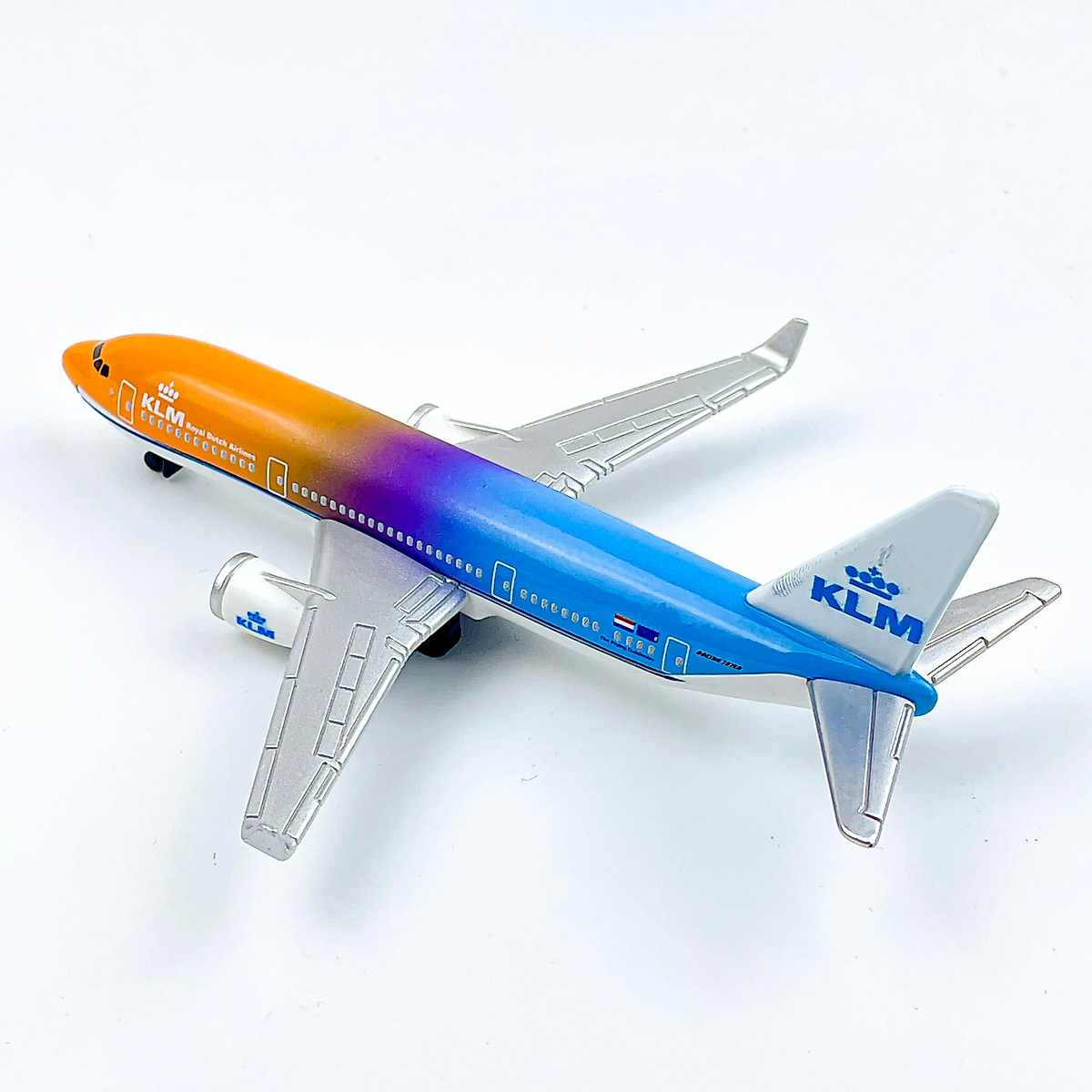 AVIAMUSE KLM Model Airplane, Multi-Color Livery Single Planes Die-cast Model Plane Aircraft Suitable for Collection & Christmas, Birthday Gifts