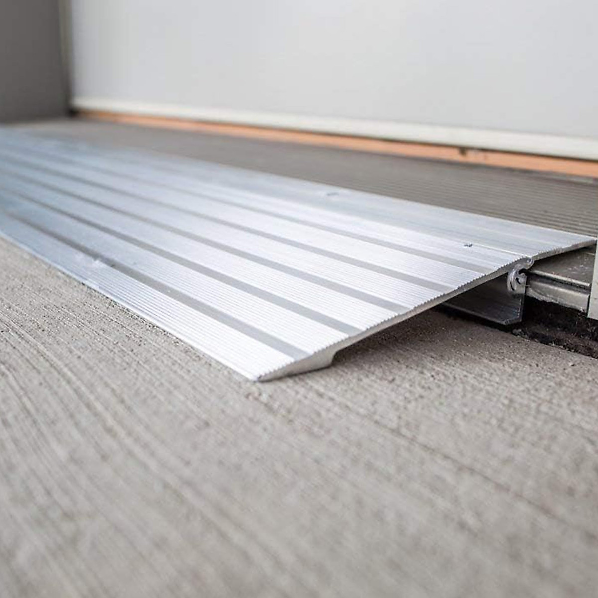EZ-ACCESS Transitions Portable Self Supporting Aluminum Modular Entry Threshold Ramp Ideal for Doorways and Raised Landings, 1 Inch