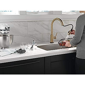 Delta Faucet Trinsic Gold Kitchen Faucet Touch, Touch Kitchen Faucets with Pull Down Sprayer, Kitchen Sink Faucet, Faucet for Kitchen Sink, Touch2O Technology, Champagne Bronze 9159T-CZ-DST