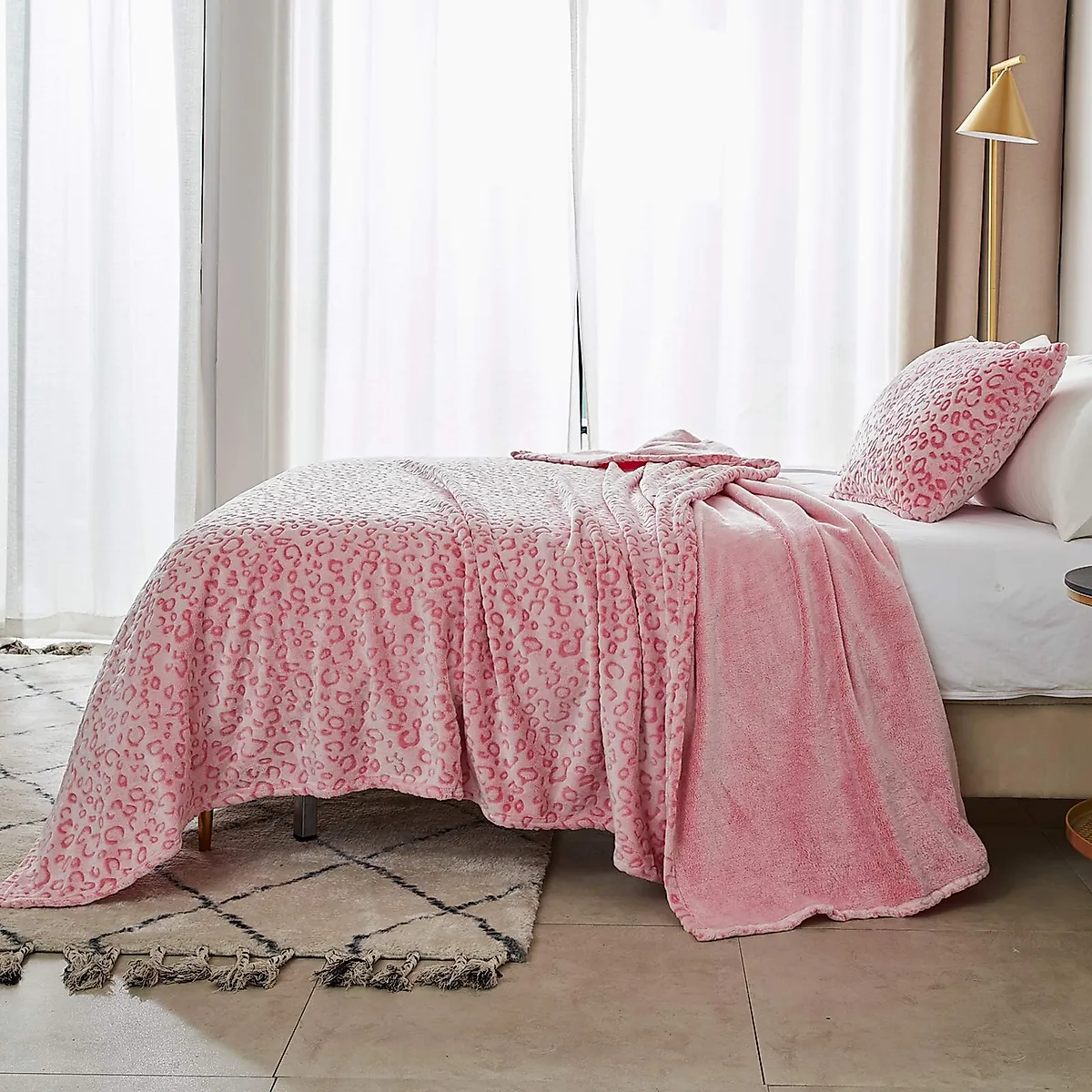 FY FIBER HOUSE Flannel Fleece Leopard Print Throw Blanket, Super Soft Lightweight Fluffy Throw for Couch, 60"X80", Pink