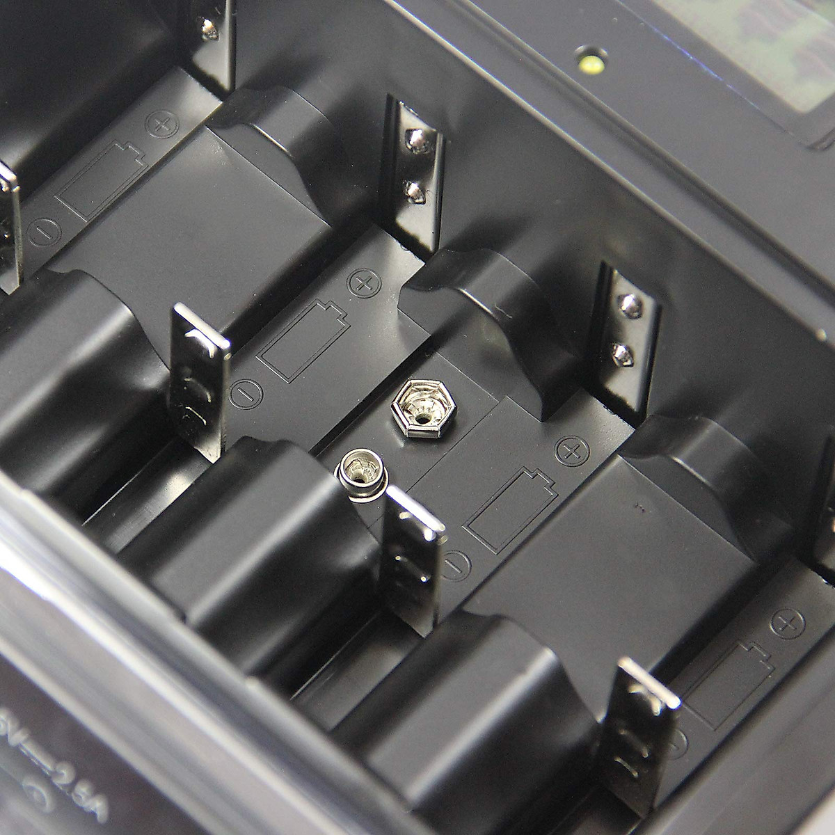 MaximalPower Universal Ultra Smart Charger FC997 for Alkaline NiMh NiCd Li-ion AA AAA C D Battery Cells Charger (Battery Charger only)