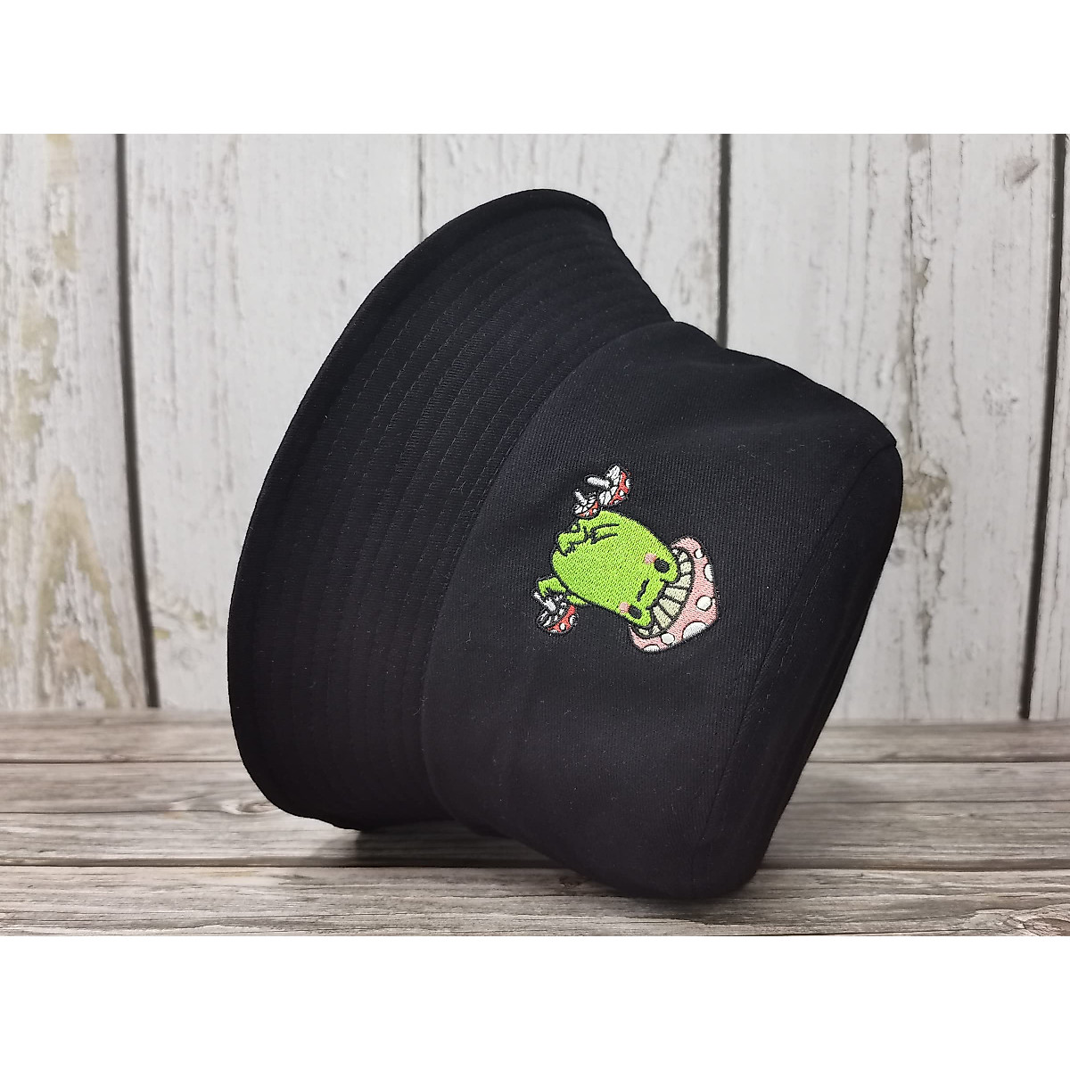 Enodtter Frog with Mushroom Embroidered Bucket Hat for Men Women Girl, Black Summer Travel Fisherman Beach Sun Hat Embroidery Outdoor Cap Unisex