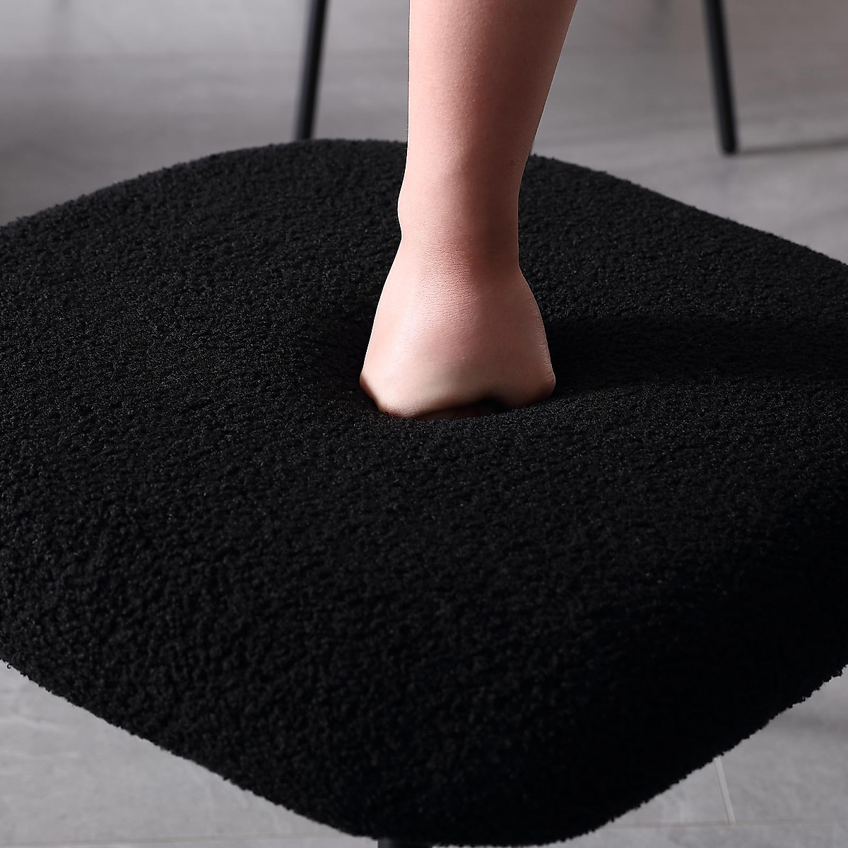 ZH4YOU Black Rattan Dining Chairs Set of 4, Mid Century Modern Chairs with Cane Back Upholstered Boucle Kitchen Chairs Armless Side Chair with Metal Legs for Dining Room/Living Room, Black Sherpa