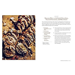 The Moon Cycle Cookbook: A Holistic Nutrition Guide for a Well-Balanced Menstrual Cycle