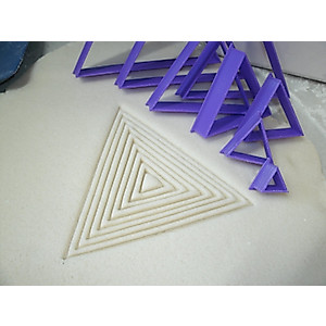TRIANGLE SHAPE FRAME SET OF 8 SIZE COOKIE CUTTERS USA PR756