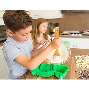 Handstand Kitchen Dinosaur Buddies 7-piece Real Cake Baking Set with Recipes