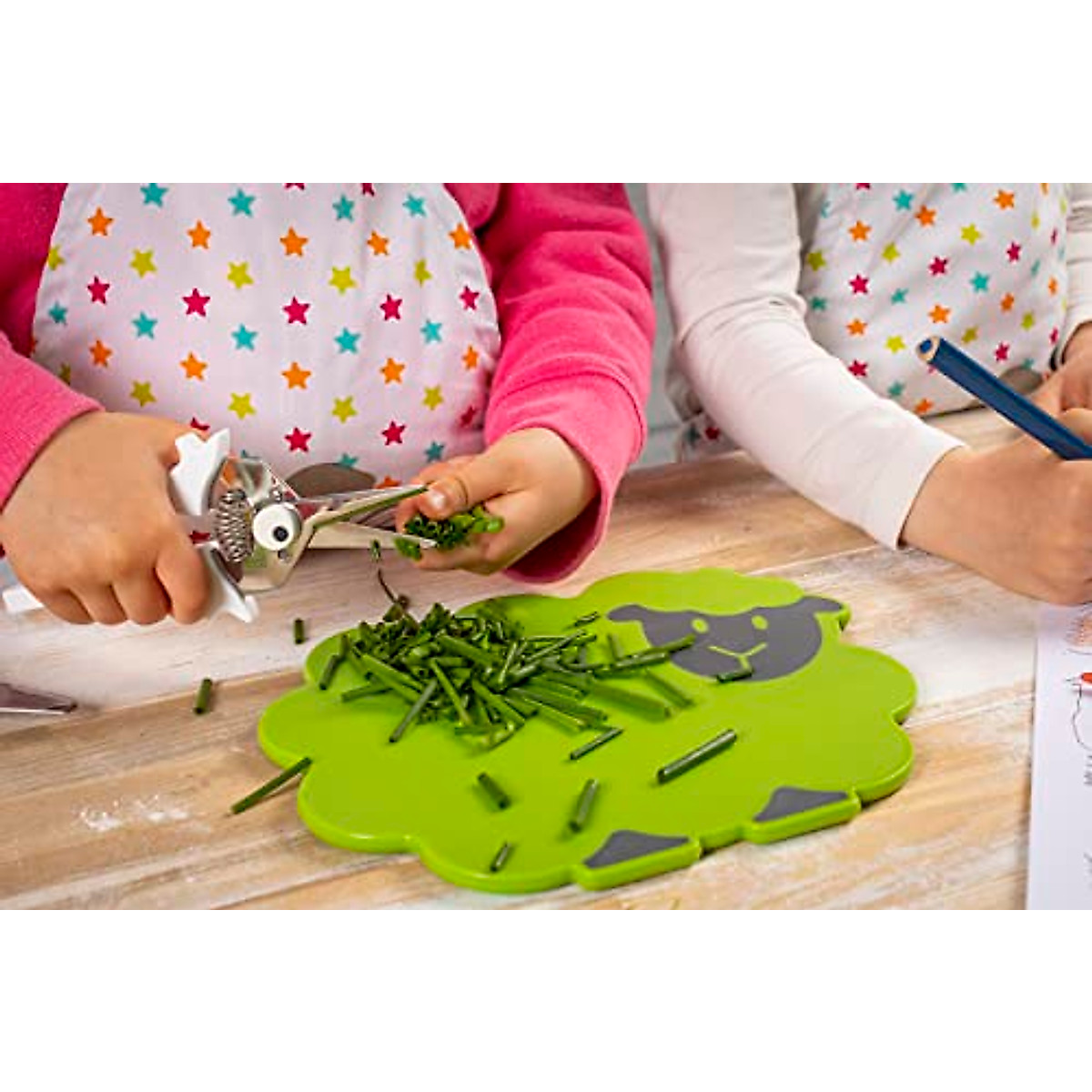 Kuhn Rikon Kinder Kitchen Essential Set, Pink and Purple, sharp enough to cut food but not small fingers,Pink / Purple Set