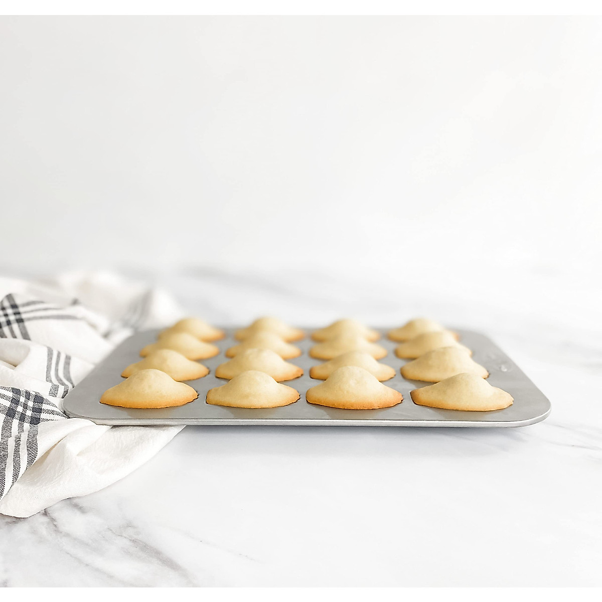 USA Pan Bakeware Madeleine Pan, 16-Well, Aluminized Steel