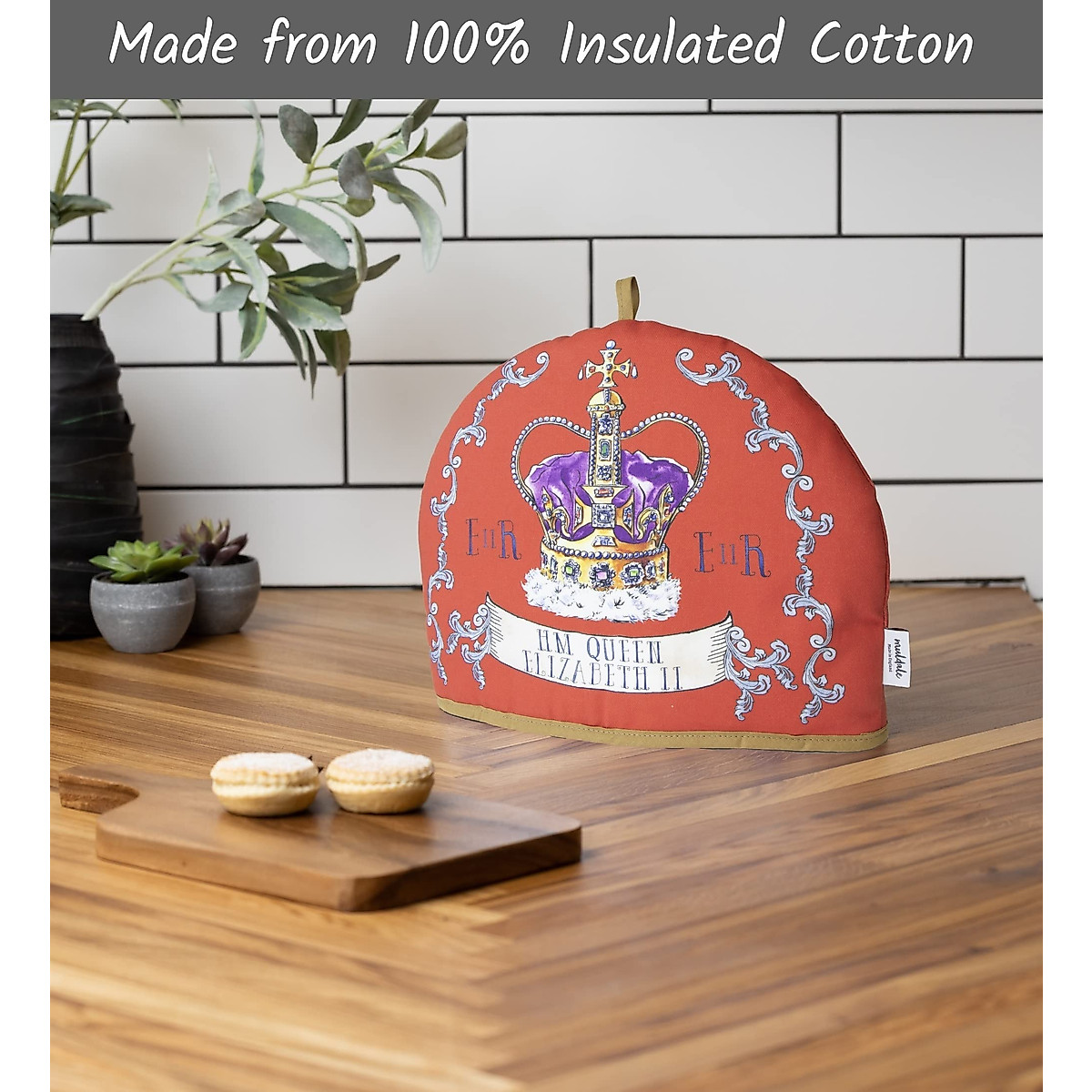 Muldale Queen Elizabeth Tea Cozy for Teapot Insulated - Crown Design - Large Teapot Cover for Keeping Warm - English Tea Cosy - 100% Cotton with Extra Thick Wadding - 2-6 Cups