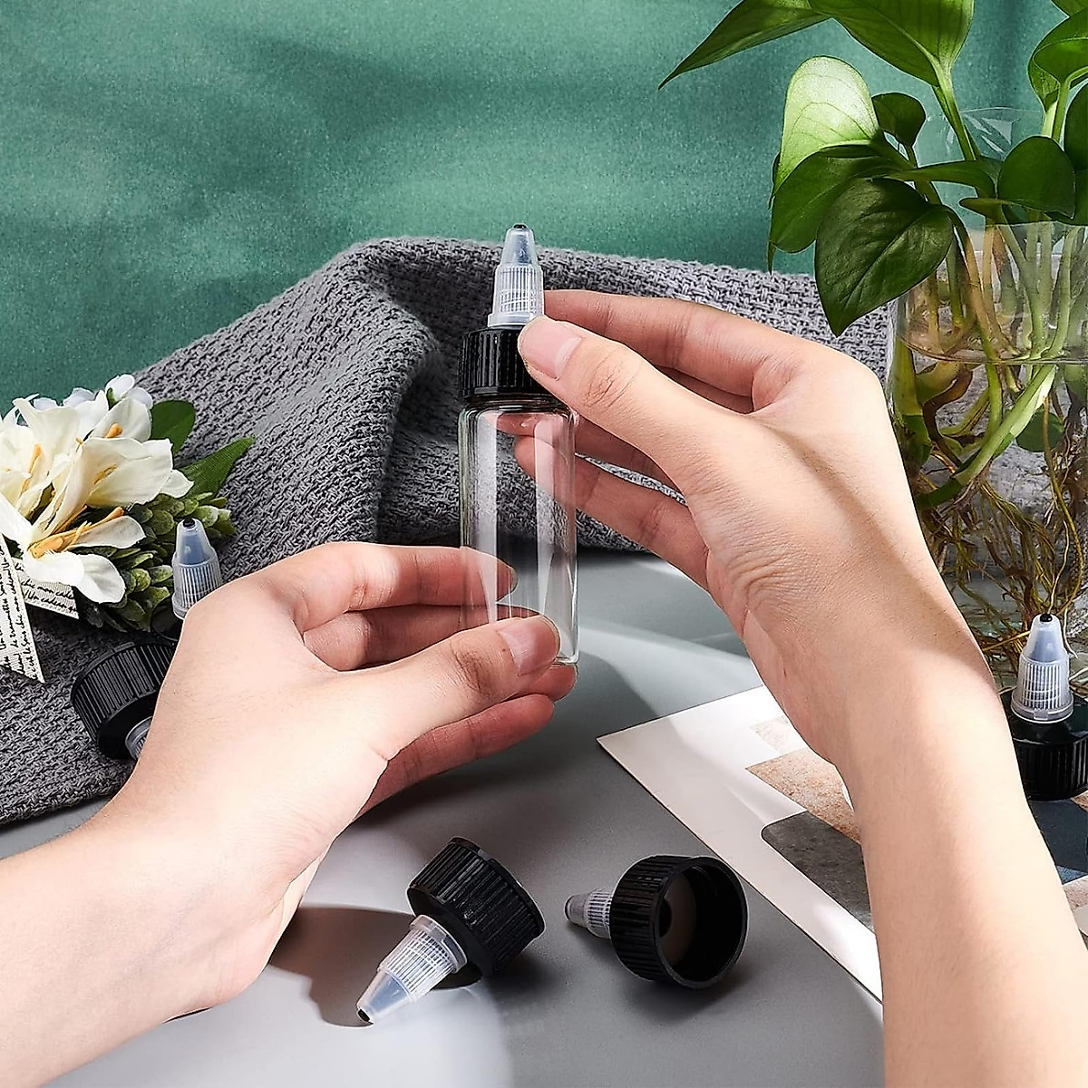 OLYCRAFT 36pcs Squeeze Bottle Cap 24/410 Natural Twist Top Caps Black Replacement Caps Twist Top Cap Bottle Dispensing Caps Bottle Lid Replacement Caps for Squeeze Bottles Glue Bottles Dispensing Cap