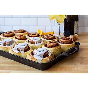Lodge Cast Iron 6-Piece Bakeware Set with Jelly Roll Size Baking Pan