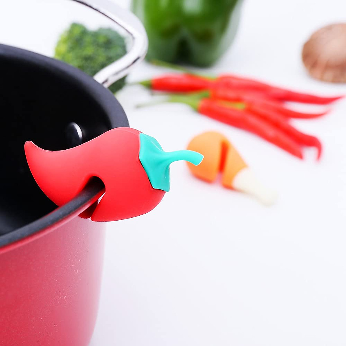 Spill-Proof Lid Lifters Carrot Shape Silicone Lid Lifters Steam Releaser for Soup Pot and Saucepan, Unique Kitchen Gadgets Cooking Helper(3PCS)