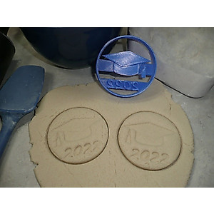 2022 GRADUATION KIT GRAD CAP GOWN DIPLOMA CONGRATS SET OF 5 COOKIE CUTTERS MADE IN USA PR1229