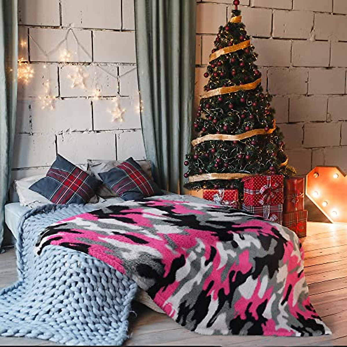 Tirrinia Soft Camo Throw Blanket for Couch, Fluffy Fuzzy Sherpa Blanket for Camping Traveling Bed Sofa,Cozy Christmas Home Decor & Gifts for Women, Men, 50x60