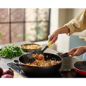 Joseph Joseph Duo Slotted Turner with Integrated Tool Rest: Hygienic, Heat-Resistant Nylon Head, Safe for Non-Stick Cookware, Light Yellow