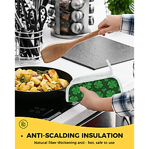 2 Pack Pot Holders for Kitchen,St. Patrick's Day Green Shamrock Heat Proof Potholder Hot Pads Trivet,Four Leaf Clover Black Back Seamless Washable Coaster Potholders for Cooking Baking Grilling